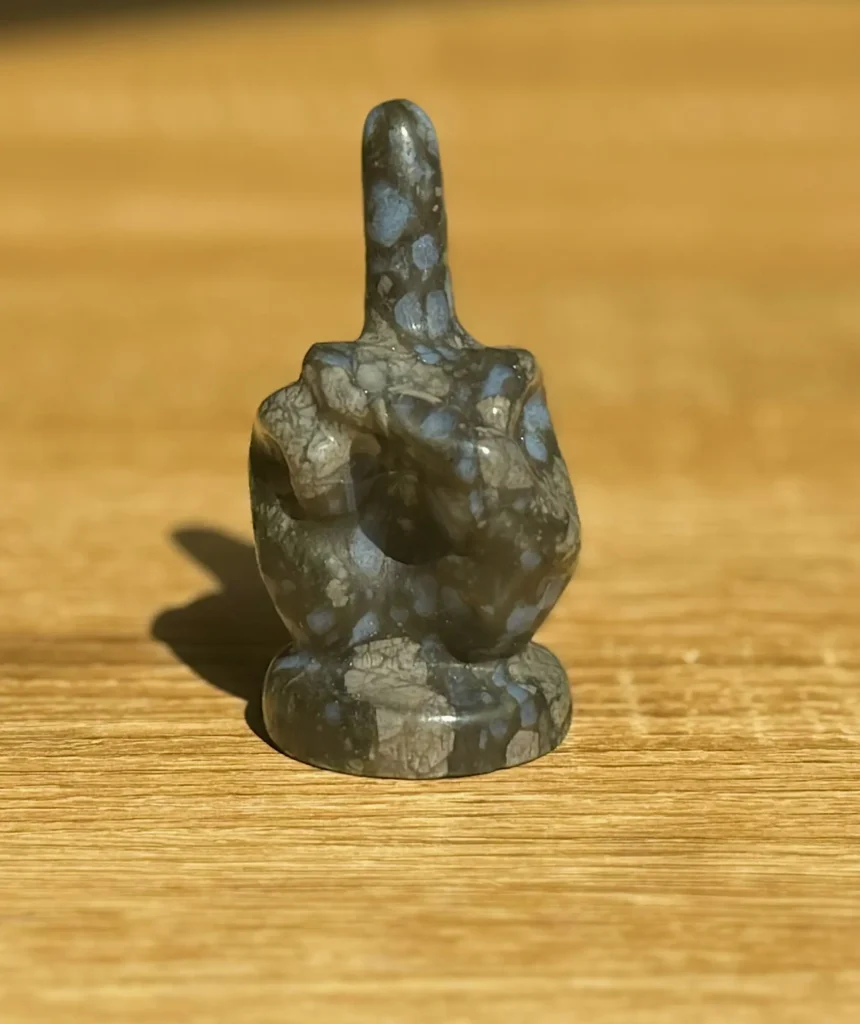 Que Sera Middle Finger - Mystic MoonLight